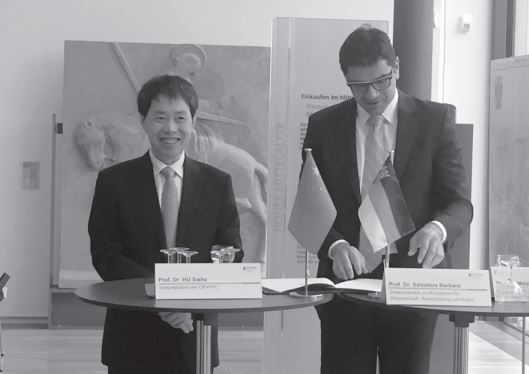 用“世界语言”讲好中国故事-上海大学外国语学院